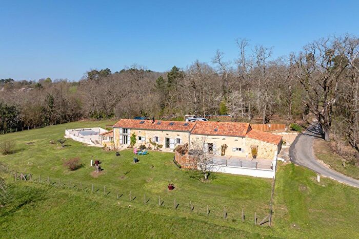 Maison à vendre - Villamblard - 8 pièces - 6 chambres