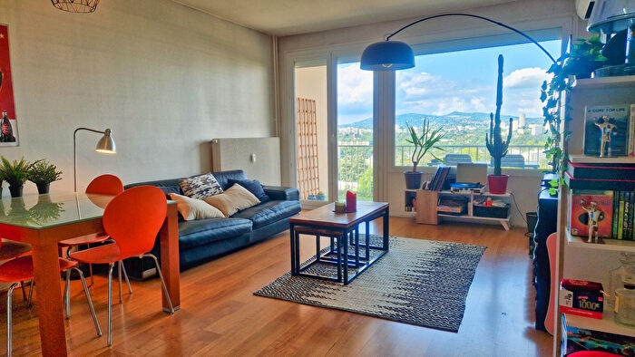 Appartement à vendre - Lyon e , Champvert, Point du Jour, Jeunet - 2 pièces - 2 chambres