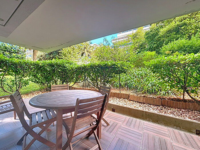 Appartement à vendre - Antibes, Juan-les-Pins, Le Cap - 2 pièces - 1 chambre