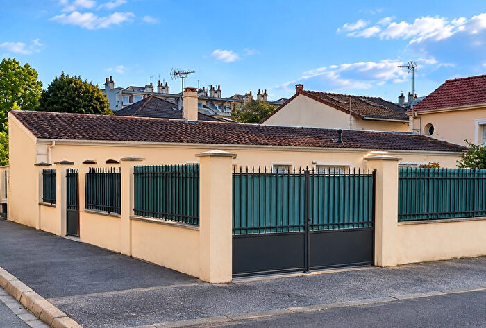 Bezons, Chênes, Val Notre Dame : Maison 1 pièce à vendre