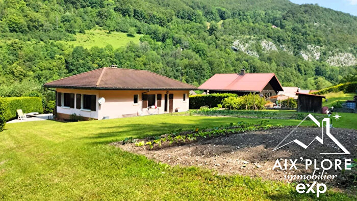 Maison à vendre - Chézery-Forens - 4 pièces - 3 chambres