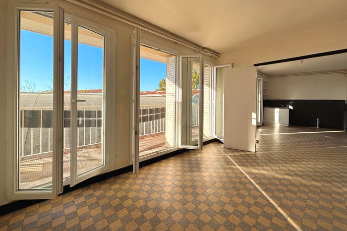 Appartement 2 pièces à vendre à Marseille 4ème, Chutes Lavie