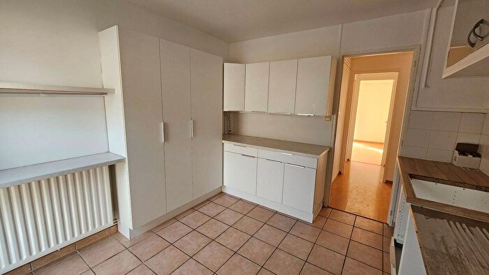 Appartement à louer - Les Platanes, Aix-en-Provence - 3 pièces