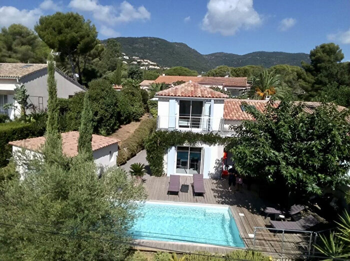 Maison à vendre - Cavalaire-sur-Mer, Pierrugues, Mannes, Canissons - 6 pièces - 4 chambres