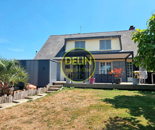 Maison 8 pièces à Hédé-Bazouges, à vendre