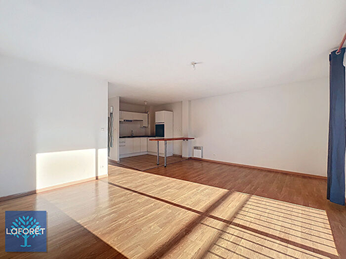 Appartement à louer - Valenciennes, Nungesser, La Briquette, Fb de Cambrai - 3 pièces - 2 chambres