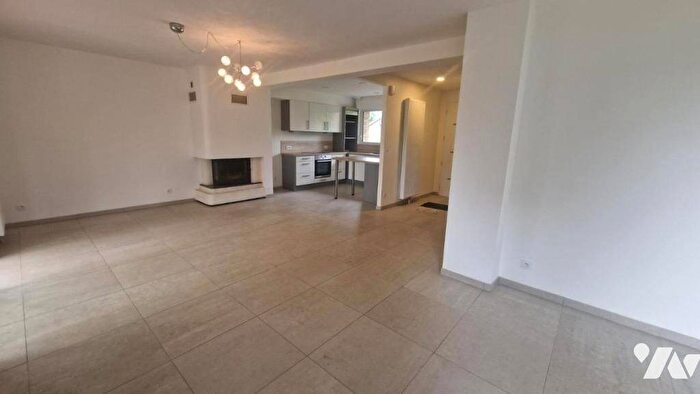 Maison à louer - Bois-Grenier - 7 pièces - 4 chambres