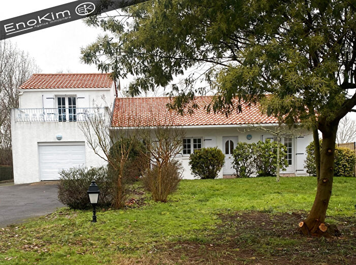 Maisons à vendre et appartements à louer - 1