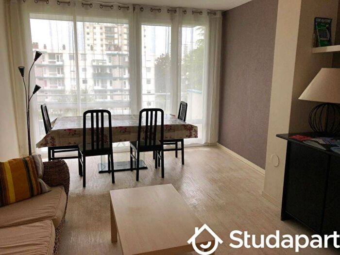 Appartement à louer - Chaufferie, Mont-Saint-Aignan - 1 pièce - 3 chambres