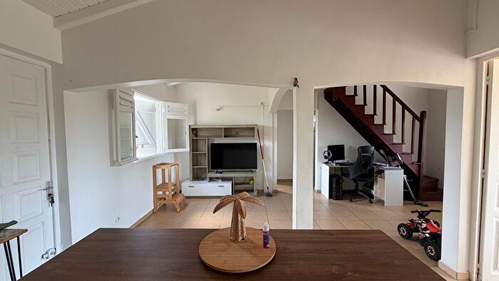 Maison à louer - Le Gosier - 3 pièces - 2 chambres