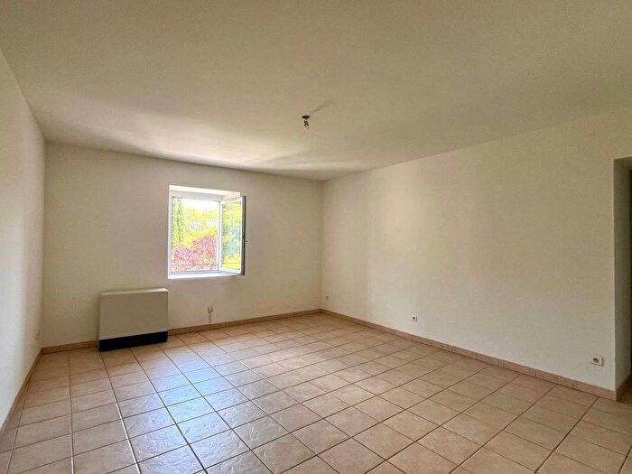 Appartement à louer - Saint-Martin-de-Londres - 3 pièces - 2 chambres