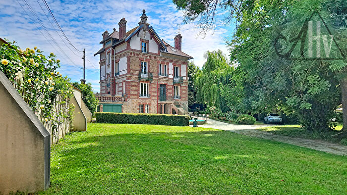 Maison 9 pièces à vendre à Couilly-Pont-aux-Dames