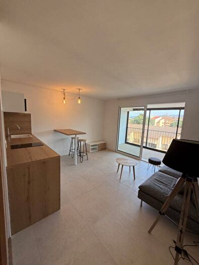 Appartement à louer - Tourrache, Fréjus - 1 pièce