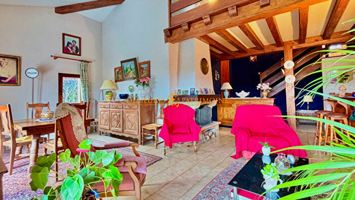 Maison à vendre - Soyaux - 6 pièces - 4 chambres