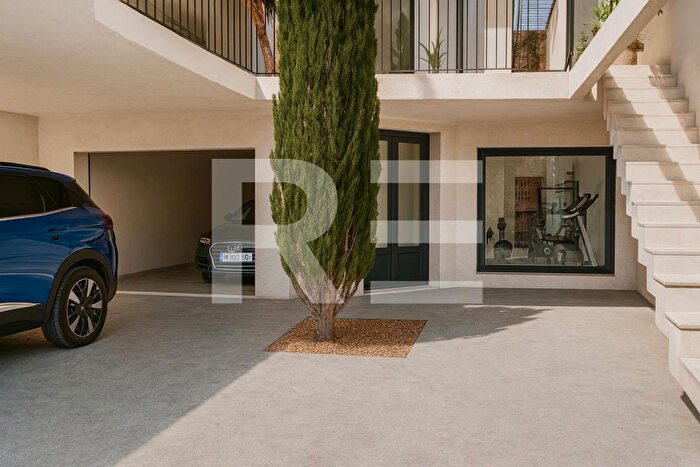 Maison à vendre - Nîmes, Jean Jaurès - 6 pièces - 3 chambres