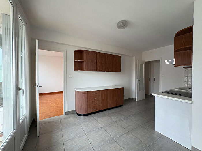 Appartement à louer - Le Puy-en-Velay, Breuil, Carmes - 3 pièces - 2 chambres