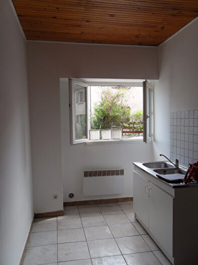 Appartement à louer - La Grand-Combe - 4 pièces - 2 chambres