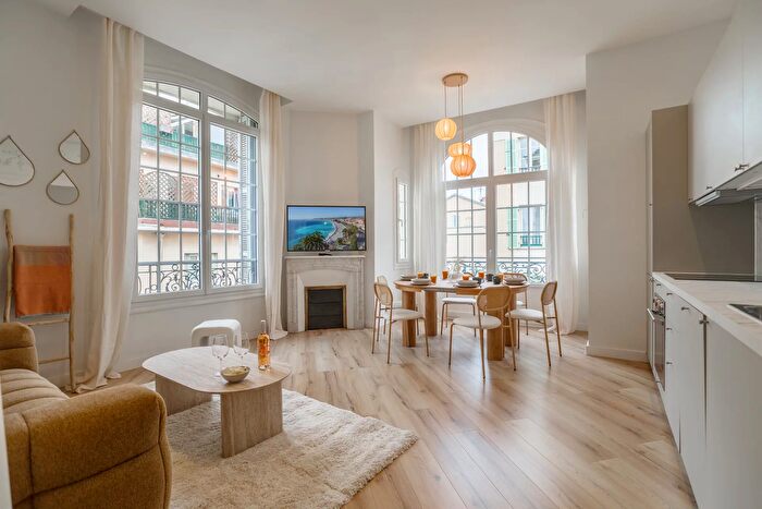 Appartement à vendre - Nice, Médecin - 4 pièces