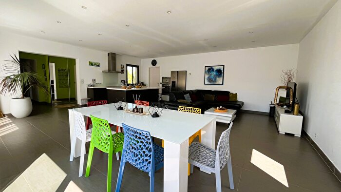 Maison à vendre - Le Pouget - 5 pièces - 4 chambres
