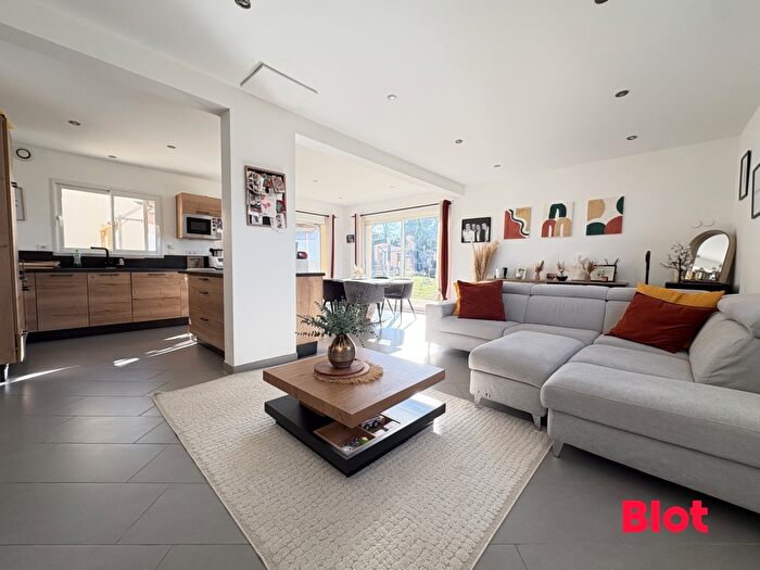 Maison à vendre - Miniac-sous-Bécherel - 6 pièces - 5 chambres