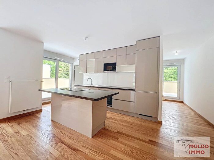 Appartement à louer - Aventuriere-Simandre, Neuville-sur-Saône - 3 pièces - 2 chambres