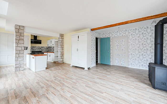 Maison à vendre - Mariac - 8 pièces - 6 chambres