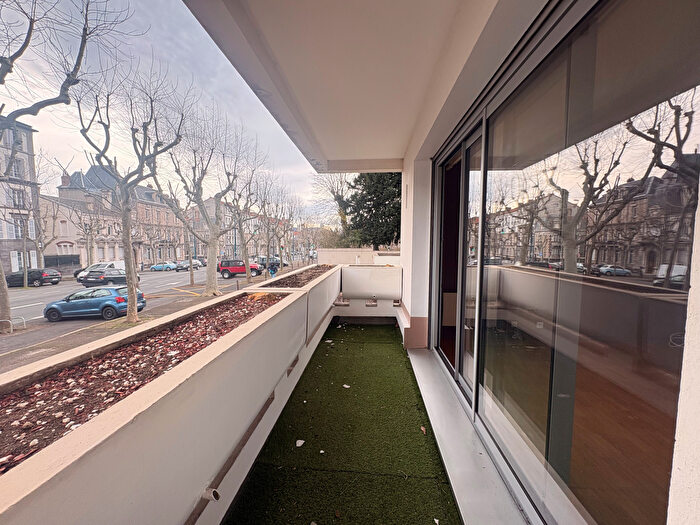 Appartement à louer - Clermont-Ferrand, Delille, Cathédrale, La Gare - 3 pièces - 2 chambres