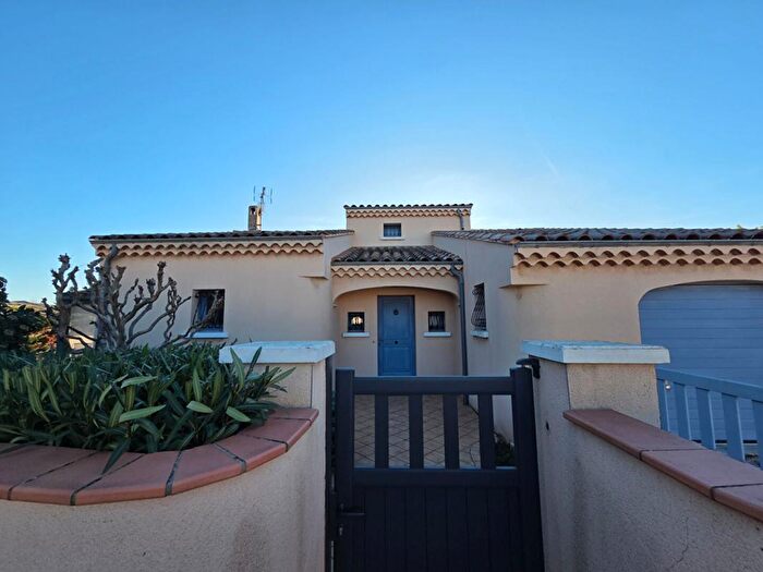 Maison à vendre - Montélimar - 4 pièces - 3 chambres