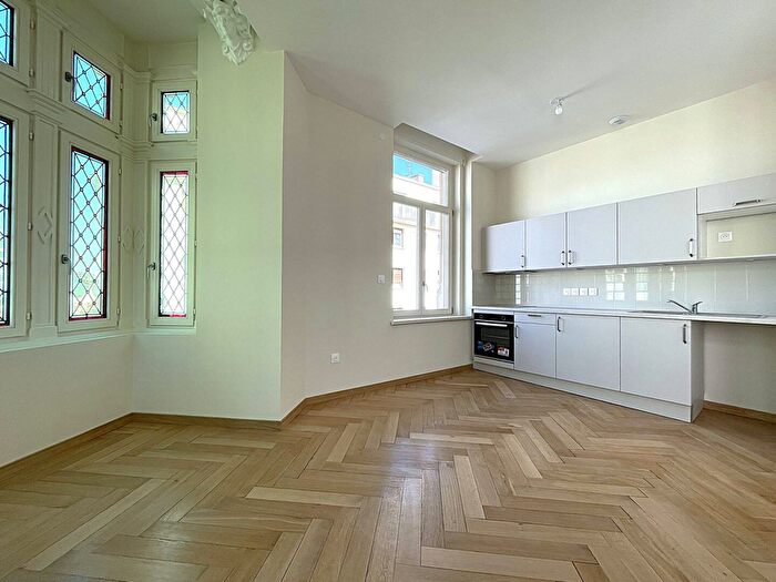 Appartement à louer - Forêt Noire Centre, Strasbourg - 3 pièces - 2 chambres