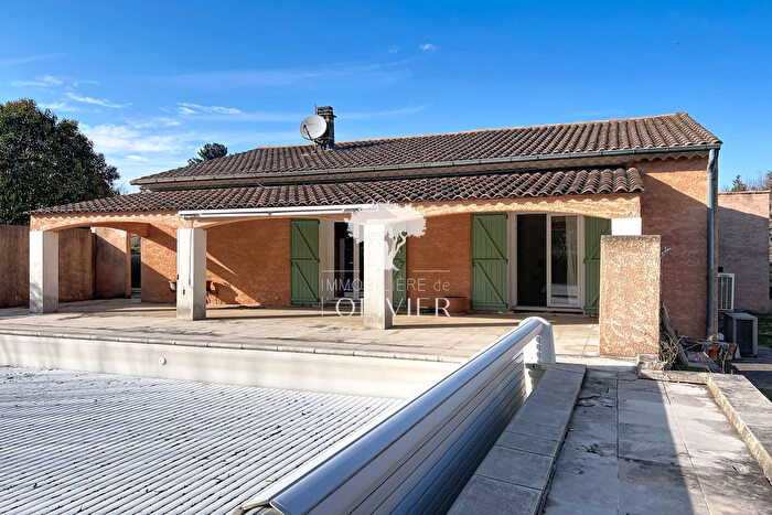 Maison à vendre - Saignon - 8 pièces - 7 chambres