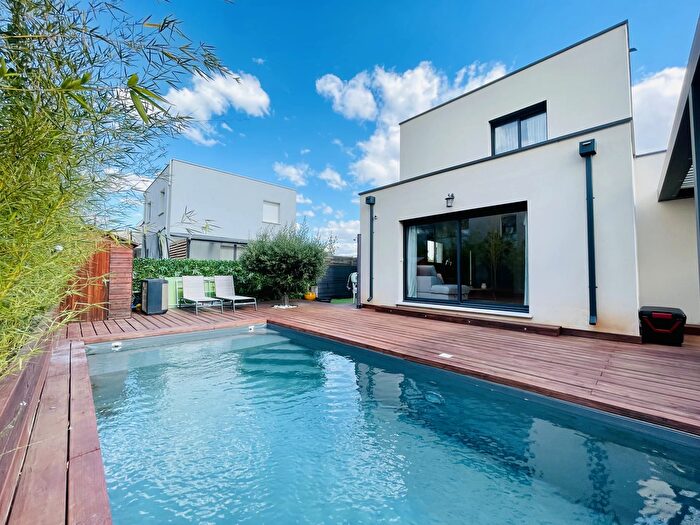 Maisons à vendre et appartements à louer - 1