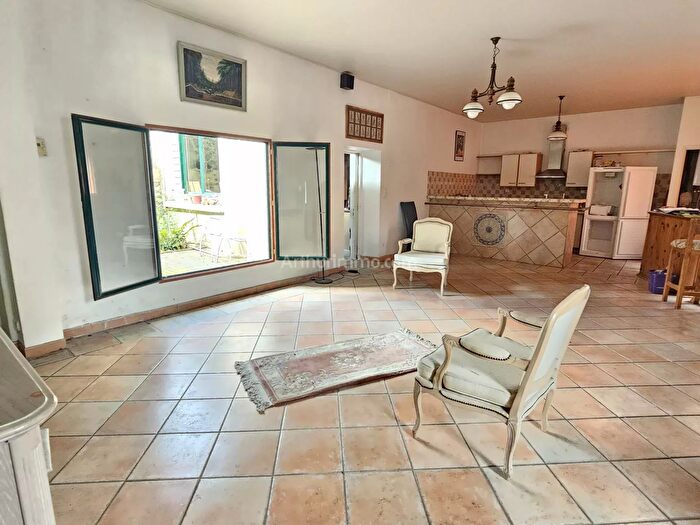 Maison à vendre - Guingamp - 6 pièces - 4 chambres