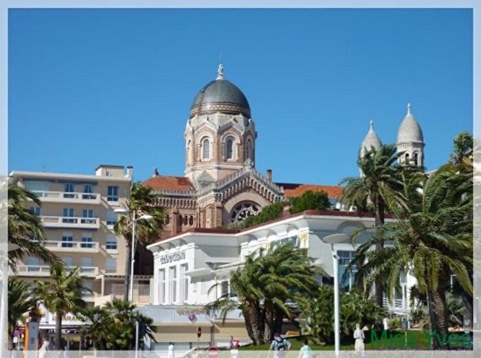 Appartement à vendre - Saint-Raphaël, Centre-ville - 4 pièces - 3 chambres