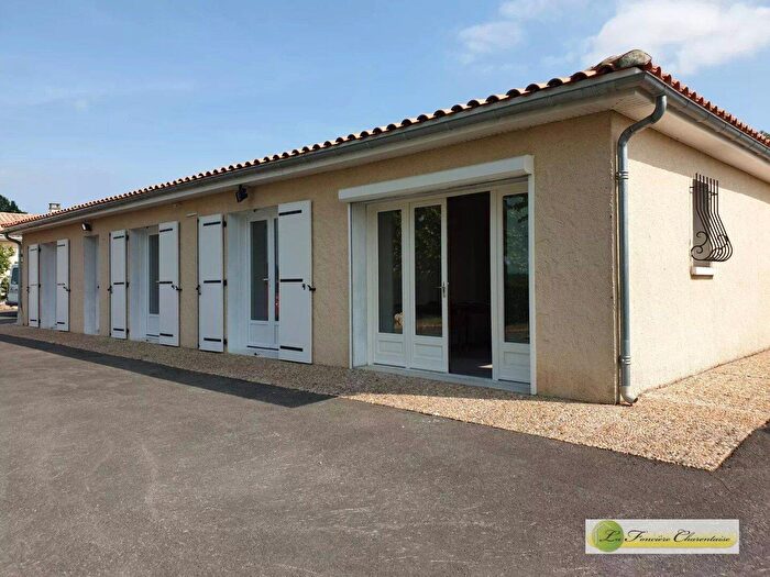 Maison 5 pièces à louer - Fouquebrune
