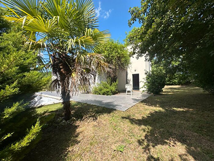 Saint-Siméon-de-Bressieux : Maison 7 pièces à vendre