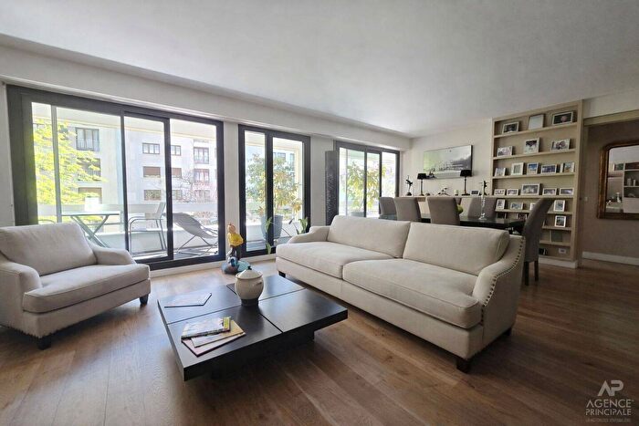 Appartement à louer - Centre Ville, Rueil-Malmaison - 4 pièces - 3 chambres