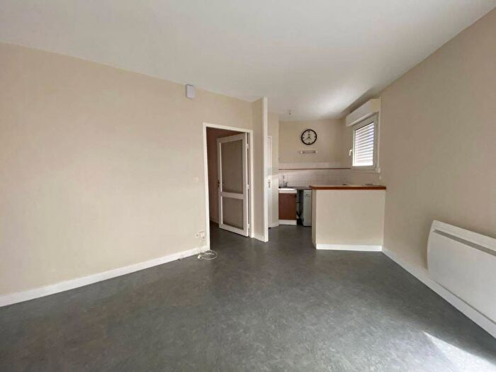 Centre Ville-Les Marins, Châteauroux : Appartement 3 pièces à louer