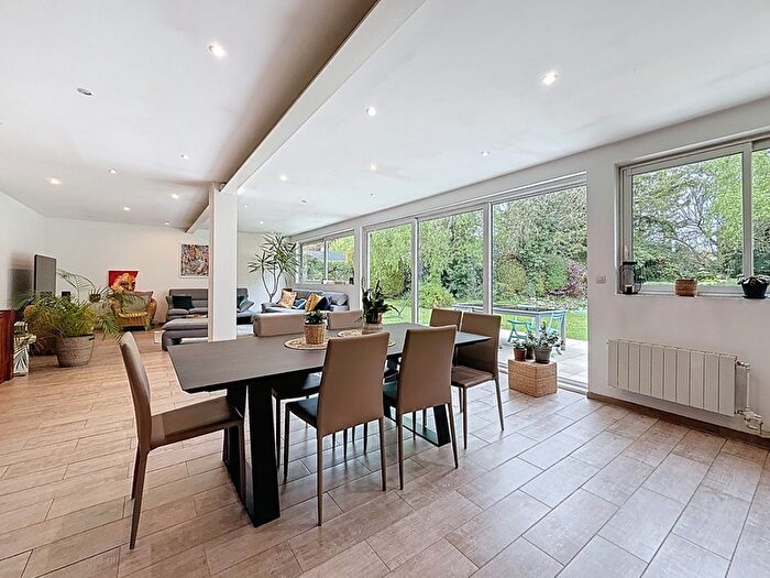 Maison 8 pièces à vendre à Mériel