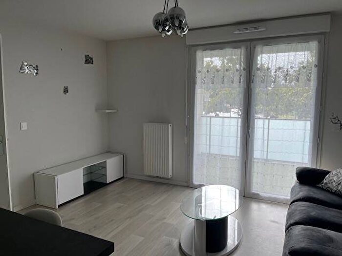 Appartement 2 pièces à Cenon, à louer