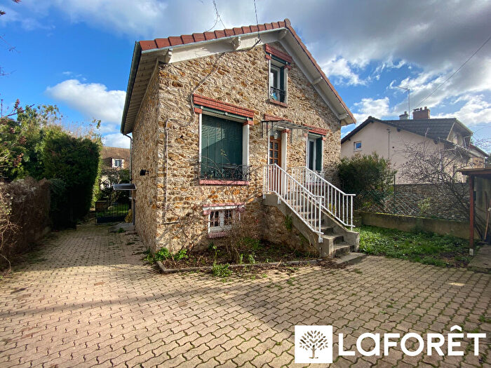 Maison 5 pièces à louer à Viry-Châtillon, Centre-ville