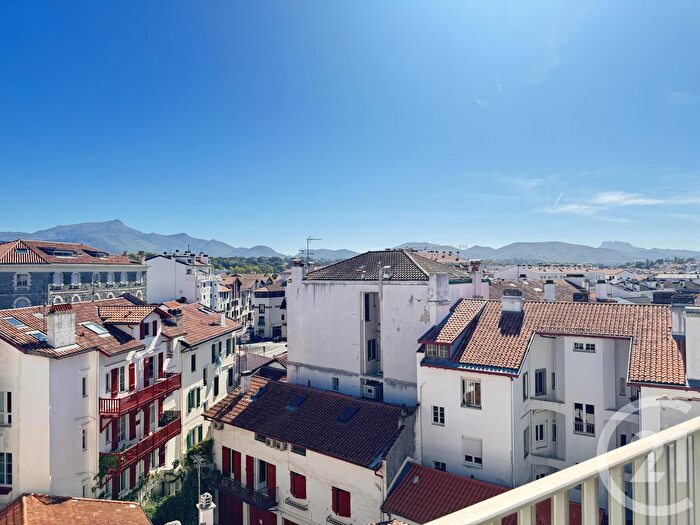 Saint-Jean-de-Luz, Centre-ville : Appartement 3 pièces à louer