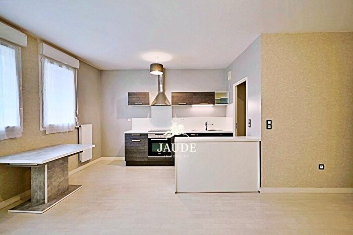 Appartement à louer - Clermont Ferrand - 3 pièces - 2 chambres