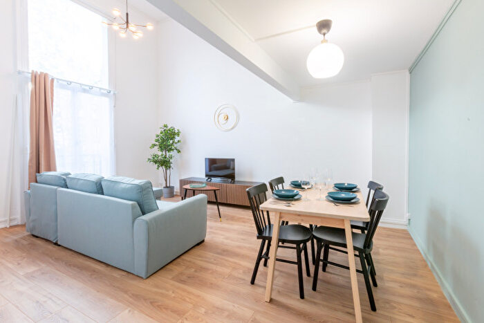 Appartement à louer - Paris e , Alleray, Procession - 2 pièces - 1 chambre