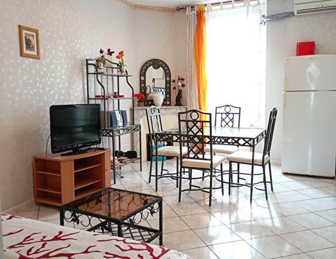 Cannes, Prado, République : Appartement 3 pièces à vendre