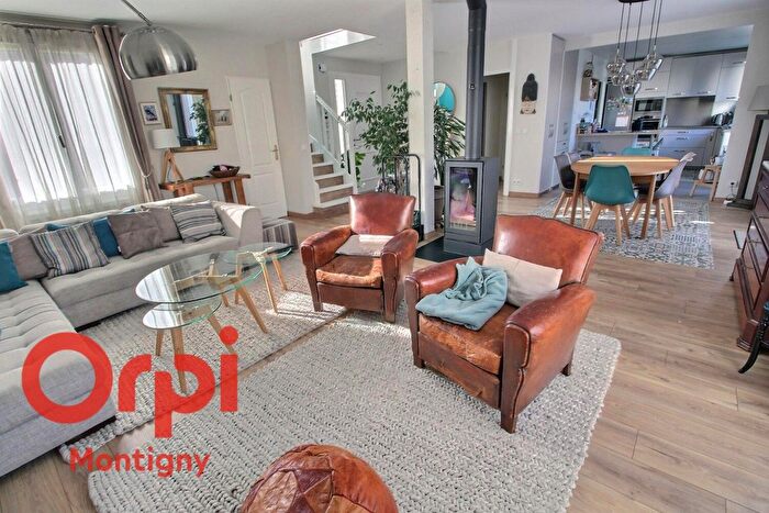 Maison à vendre - Voisins-le-Bretonneux - 5 pièces - 4 chambres