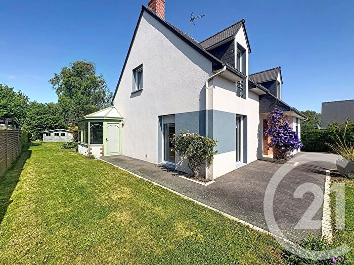 Maison 7 pièces à Saint-Ouën-des-Toits, à vendre