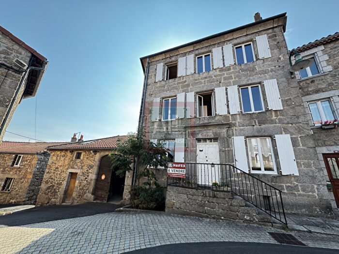Maison à vendre - Saugues - 9 pièces - 5 chambres