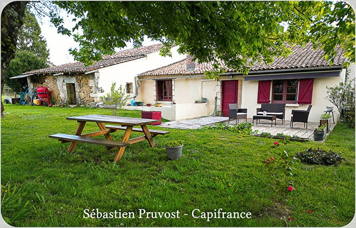 Maison à vendre - Connezac - 3 pièces - 2 chambres