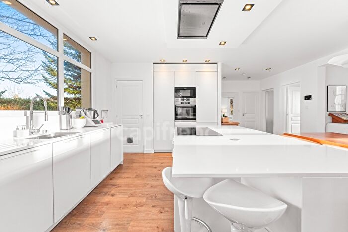 Maison à vendre - Divonne-les-Bains - 6 pièces - 5 chambres