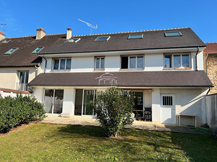 Maison à vendre - Villeneuve-le-Roi, Faisanderie - 9 pièces - 7 chambres